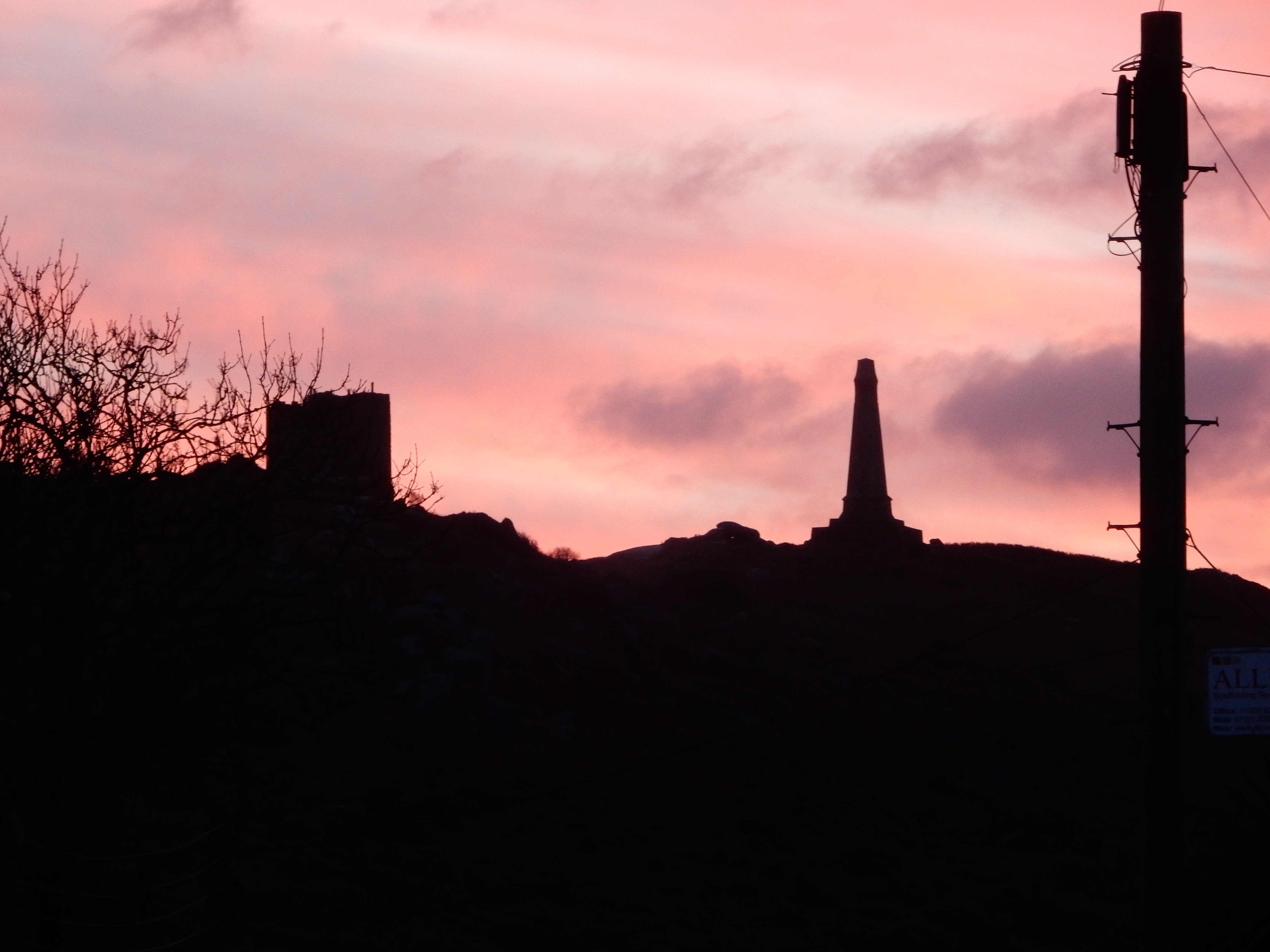 Carn Brea Castle and the Basset Monument | mybeautfulthings